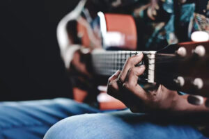 How to tune low e guitar string.9 tips for best experience